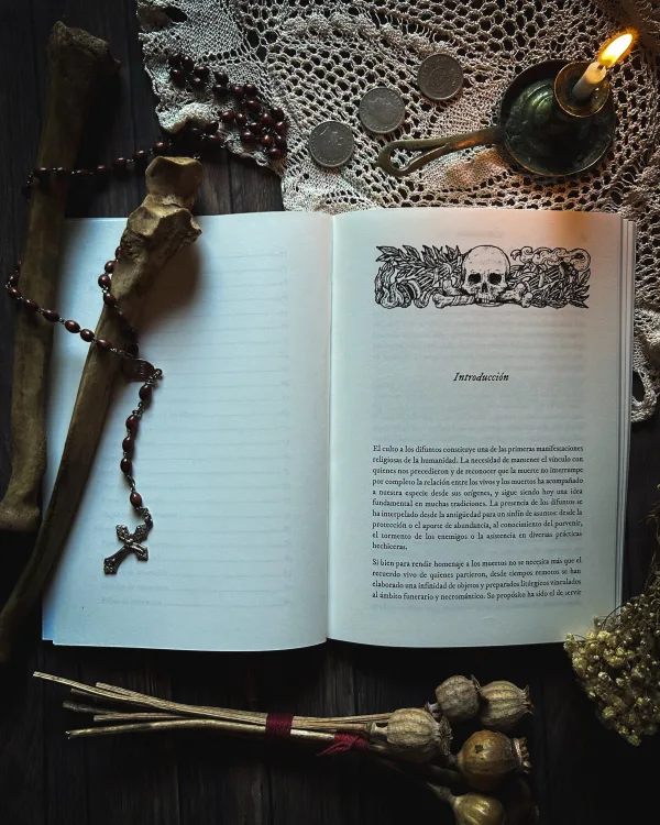 Ars Mortuaria: Artefactos mágicos y fórmulas herbales